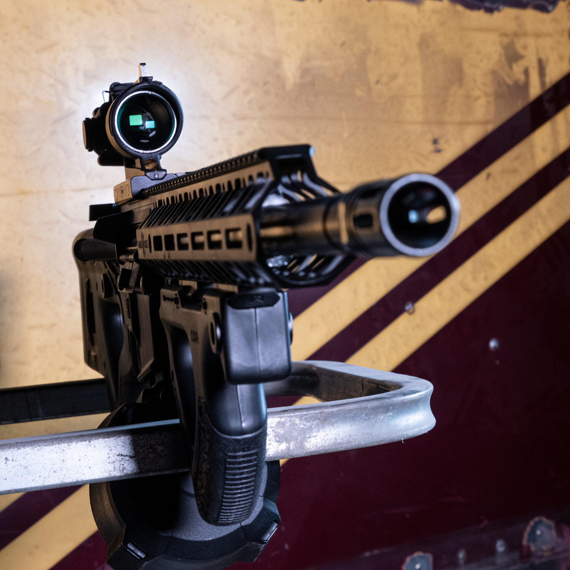 Custom Alien Hunter AR15 5.56mm (Trijicon ACOG, Magpul D60, Hera CQR ...