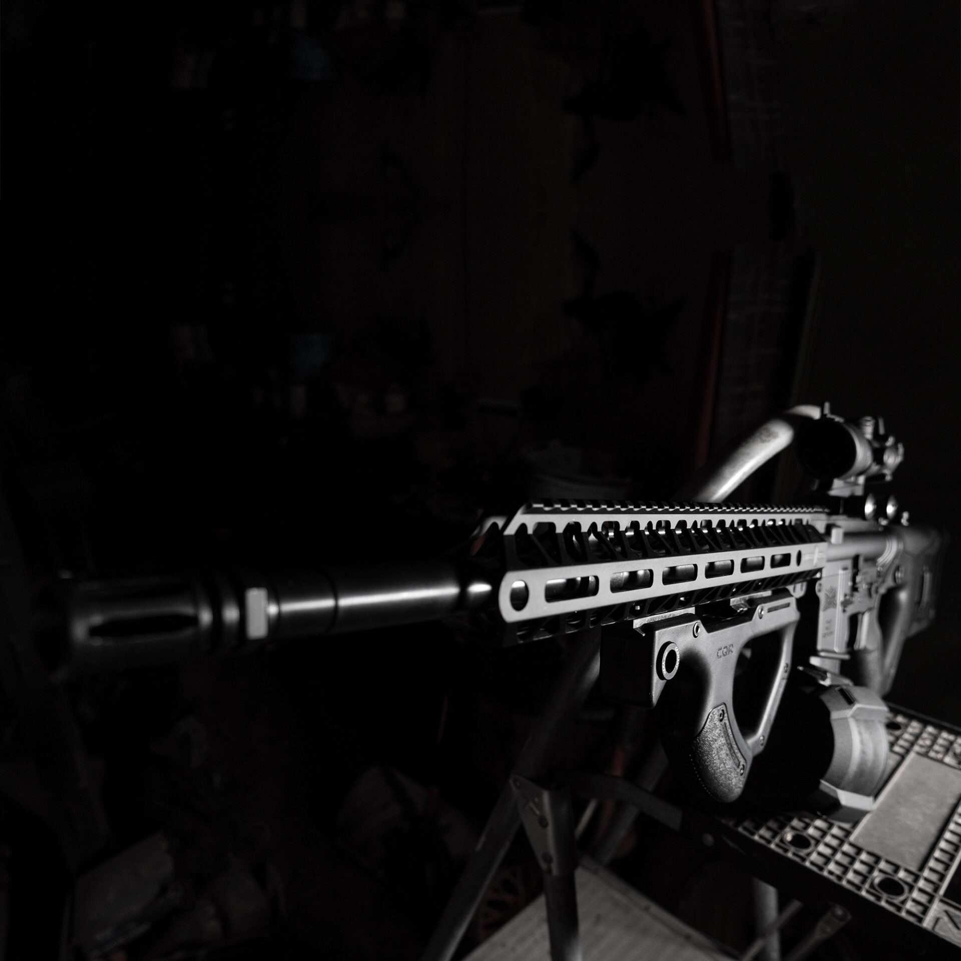 Custom Alien Hunter AR15 5.56mm (Trijicon ACOG, Magpul D60, Hera CQR ...