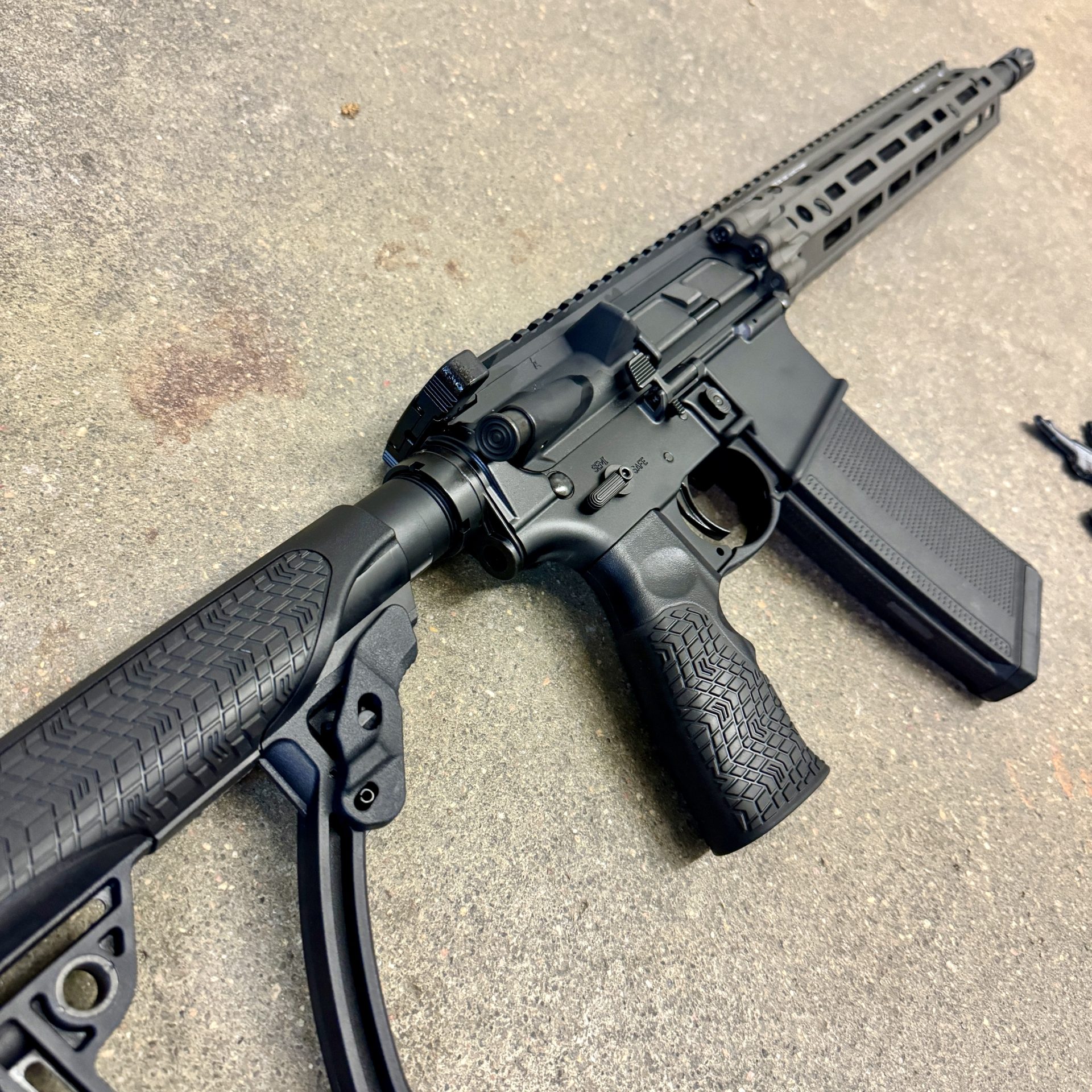 Daniel Defense DD4 RIII FDE 5.56mm 16" - GUNTICKETS [75 SPOT] - GUNBROS